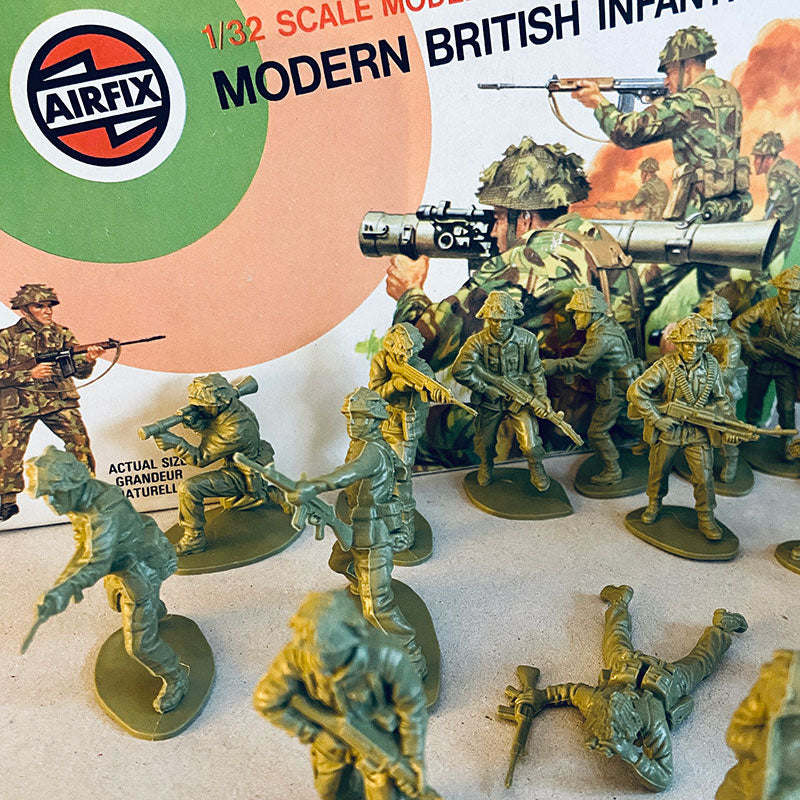 Vintage Airfix 1/32 toy soldiers British Modern Infantry [51472-9], Ma ...